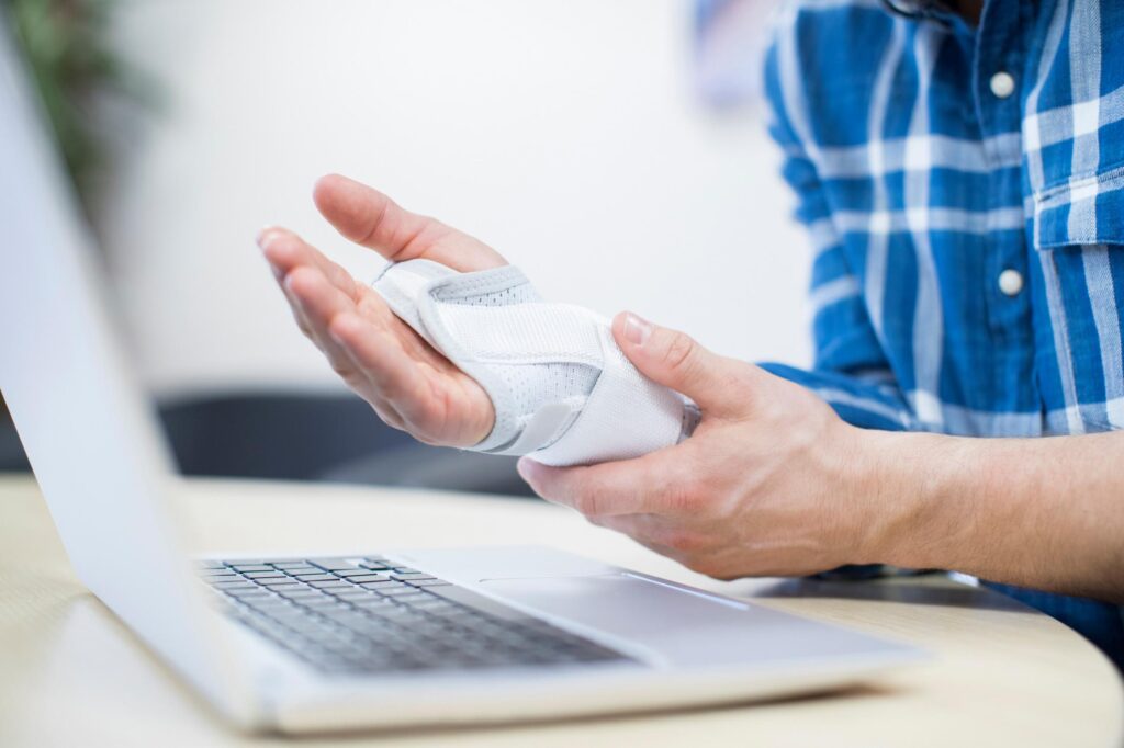 How to Manage Repetitive Strain Injury | Care-Med LTD