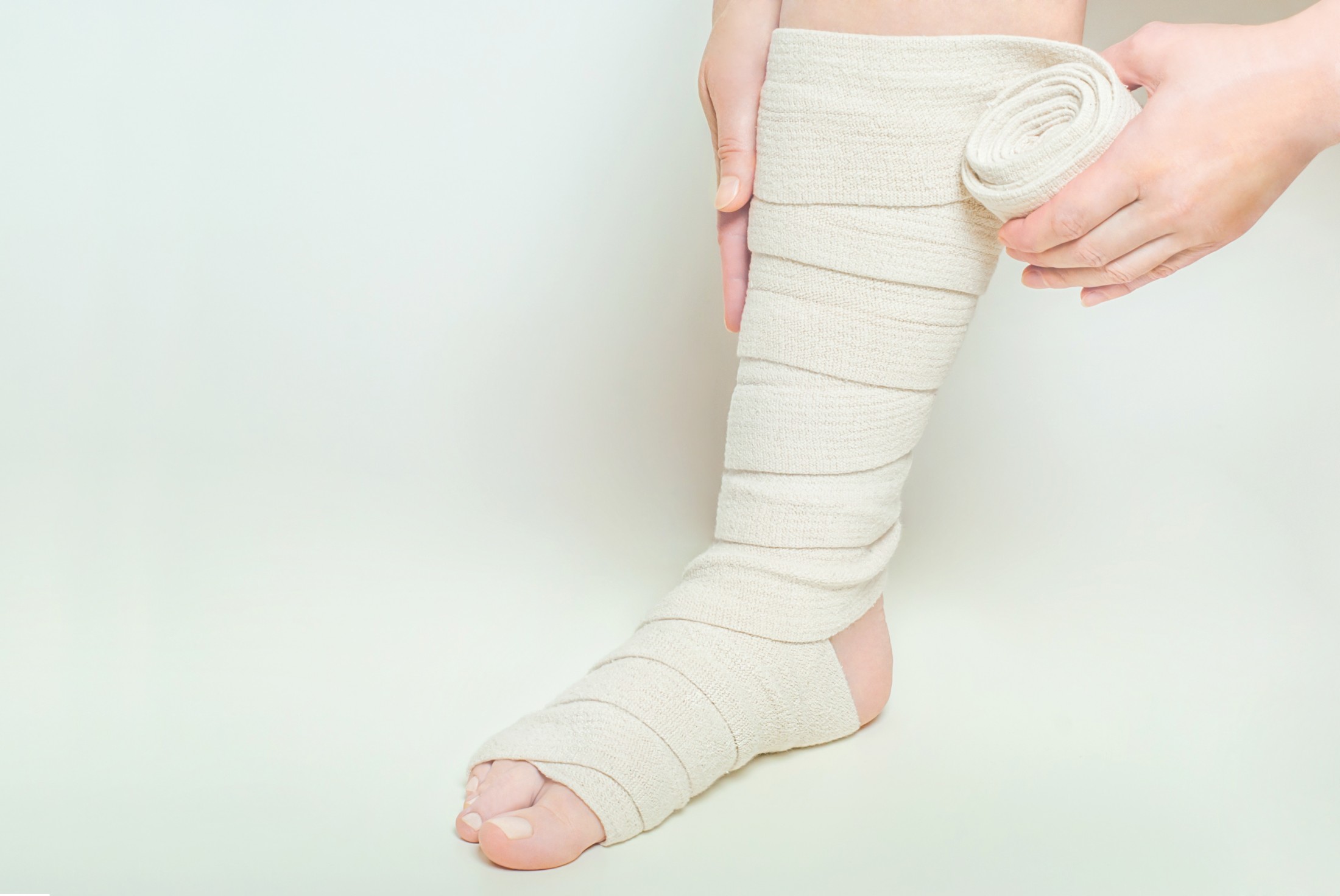 Fast n Go Compression Bandages Easy Self Bandaging Care Med LTD